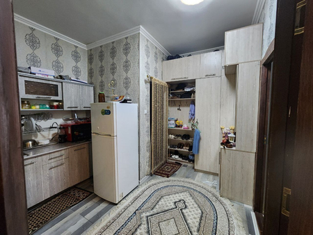 Ахунбабаевский массив до канал кв сотилади