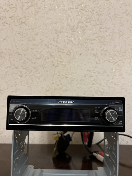 Pioneer DEH-P80RS II Professionalniy magnitafon sotiladi