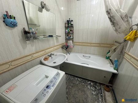Продается 3 ком квартира в Мирзо Улугбекском р-не Сайрам БИЙ  (J 1383)