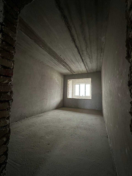2 xonali 5-qavat 85 m2 yangi g'ishtli dom sotiladi
