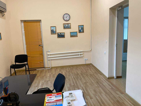 Дом-офис,Центр Луначарского,2-этажа,9-сот,444 м²,подвал,склад,ремонт
