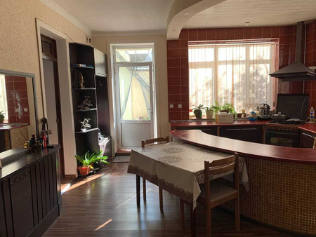 Лисунова ДК Авиастроителей 3,77-сотки 3-комн 100 м² 2 с/у фасад 14 м