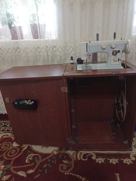 Продается швейная машинка в хорошем состоянии