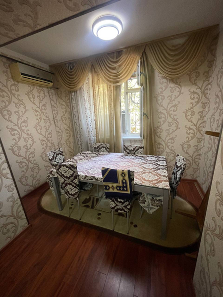 Продается 3/2/4  Мирабадский районе  Кирпичный дом
