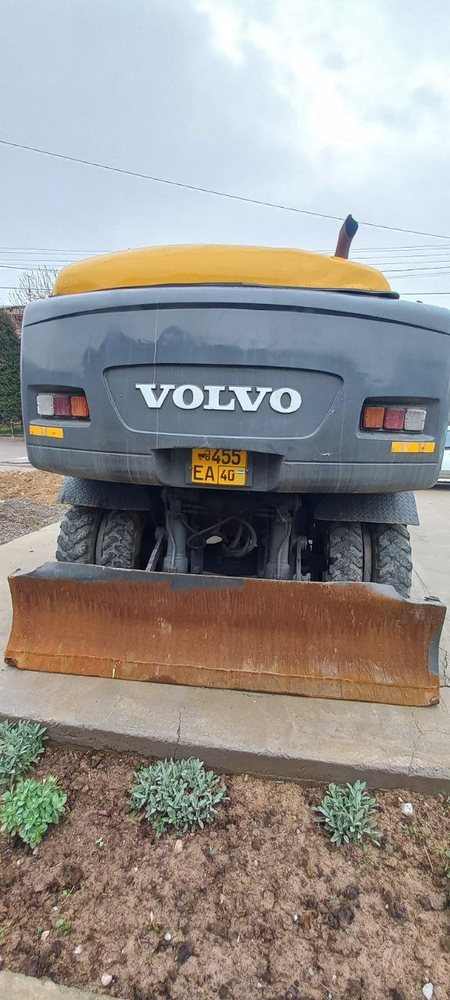 Экскаватор VOLVO 130.