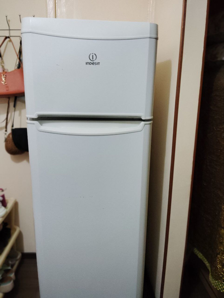 Xaladelnik indesit