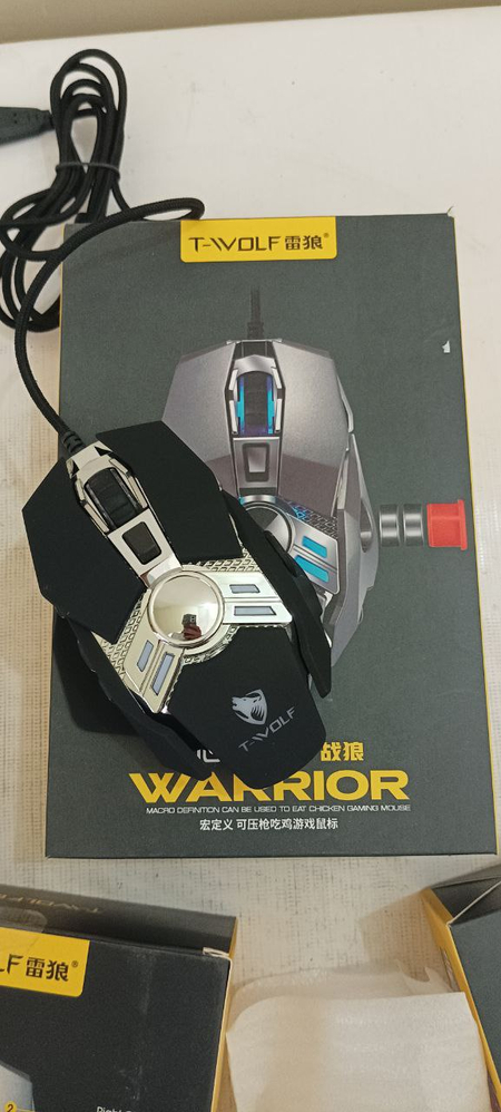 Скидка 
Игровую мышка 
T-wolf  v10
Скорост движения 60 дюмов
Передача