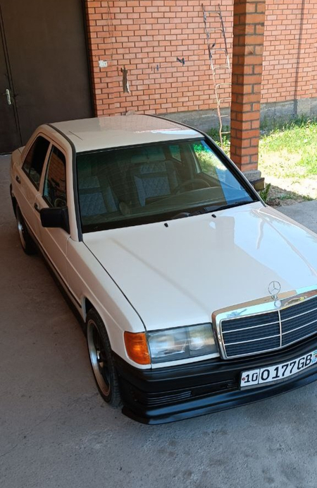 W201 мерседес E190