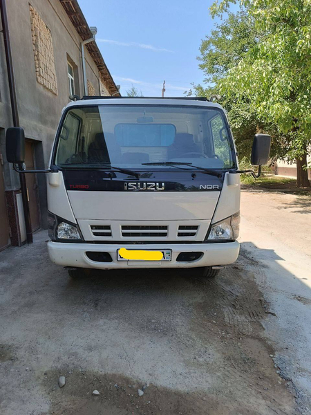 Isuzu yuk mashinasi