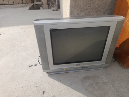 Televizor LG sotiladi.