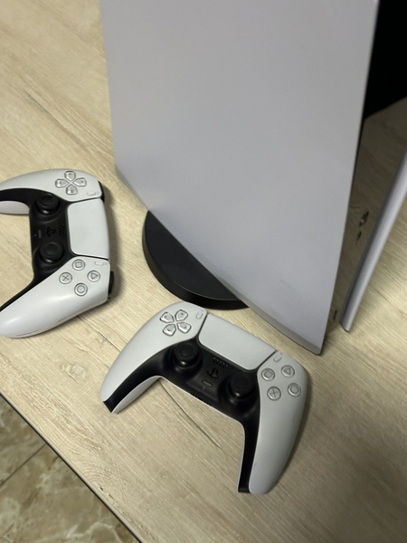 Play Station 5  состояние отличное