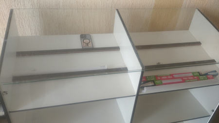 Telefon uchun vitrina sotiladi