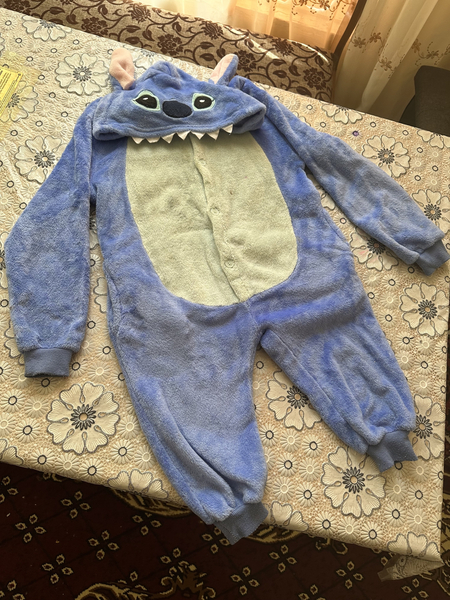 Новогодние костюмы в идеальном состояние