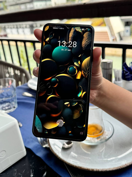 Vivo v23e 8/128 holati ideal narxi kelishiladi