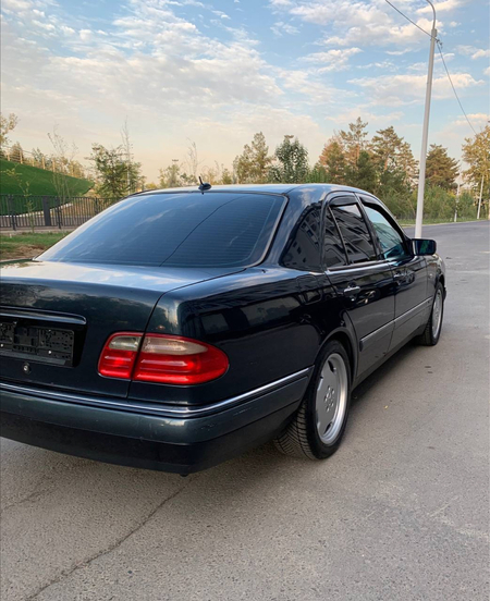 Срочно продаётся W 210 Mercedes benz! Мерседес бенз краска родная!