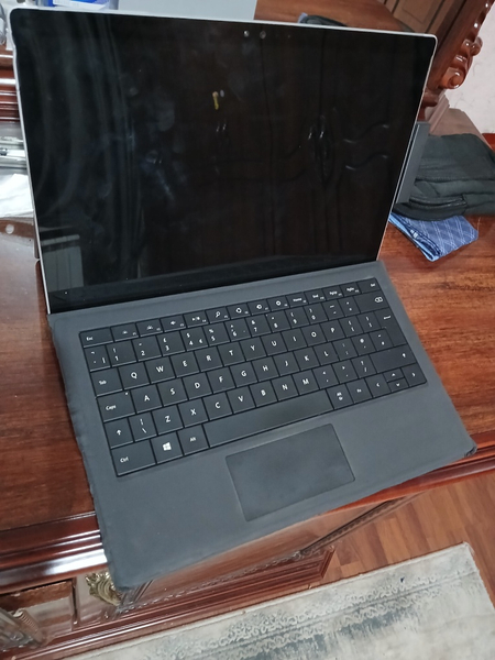 Продаю surface 4 pro (планшет +ноутбук)