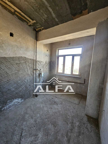 3 xonali 92m² 4-qavat sotiladi.