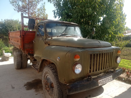 Gaz 53 srochna sotiladi xarajati yuq