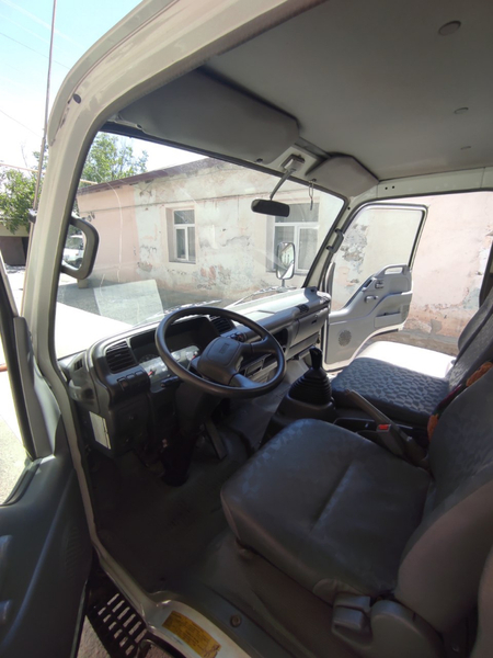 Isuzu sotiladi 2016 yil dizel