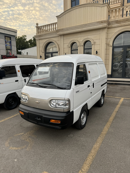 Van damas sotiladi masla 7200$ natarusi ichida