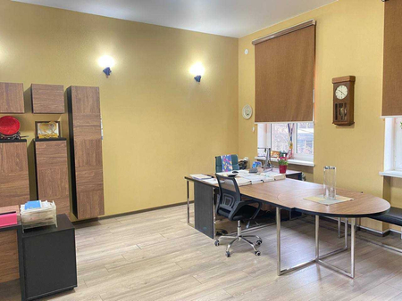 Продам здание вдоль дороги, ул К. Бешагач, 3,5 сот 790м2 с ремонтом