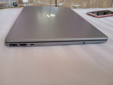 Ноутбоок HP I3 8GB