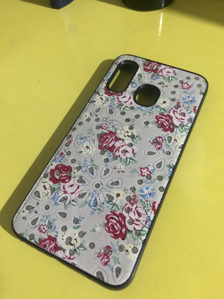 Отдам даром чехол SAMSUNG A40
