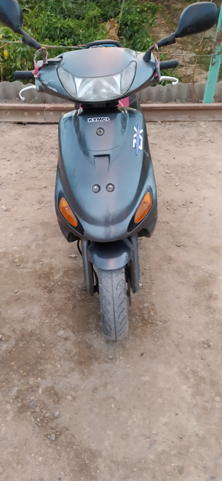 Скутер kymco сотилади