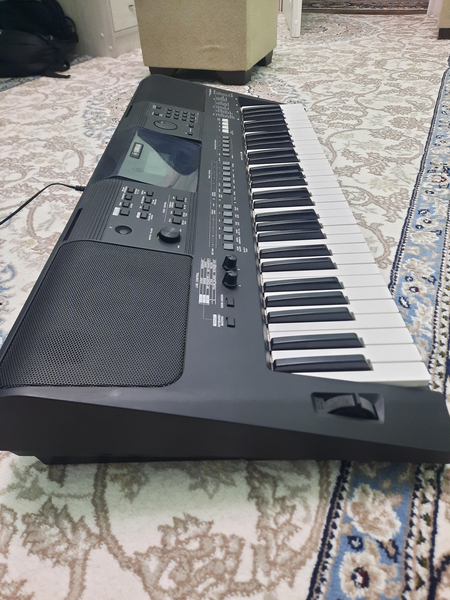 Yamaha sintezator/ pianino psr E463