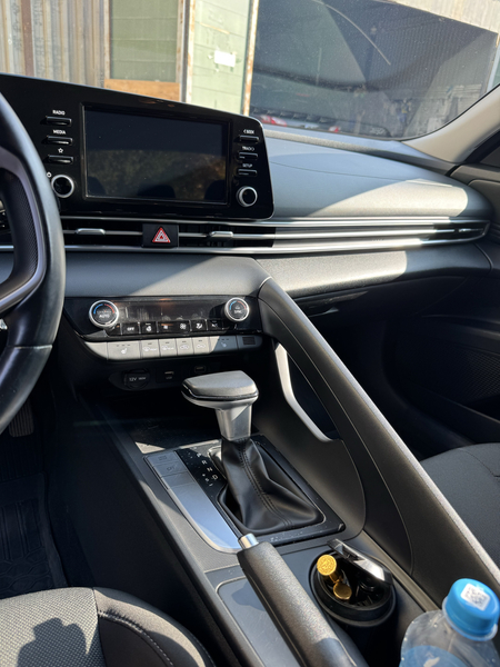 Hyundai elantra 2021