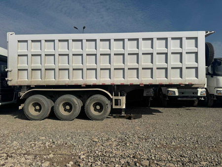 Самосвал полуприцеп SHENDONG, SHACMAN X5000 тягач билан бирга.