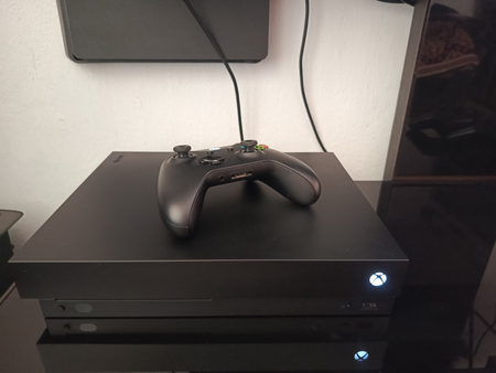 Xbox one X 2TB +90 ta oyin+3 oy garantiya