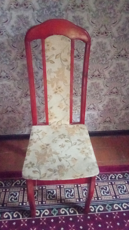 Продаю стулья и стол