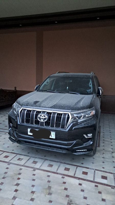 2023 yil TAYOTA PRADO .