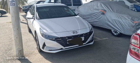 Hyundai ELANTRA 1.6
