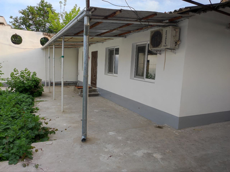 Продаю пяти комнатный коттедж, центр город Гулистан, 2 ой микрорайон