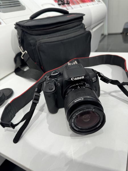 Фотокамера Canon EOS 650D