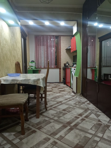 Шайхонтовур 2³хона.60м² сотилади.65000уе.