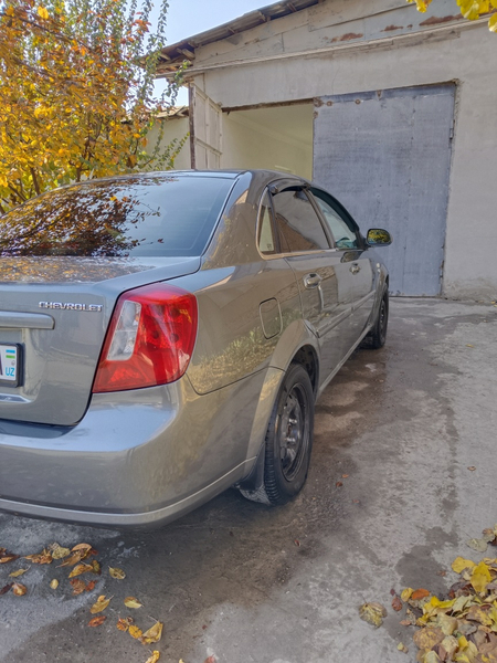Lacetti 2012 1.8 sotiladi