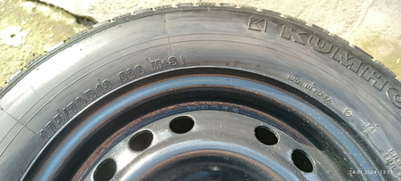Два шипованных баллона с дисками kumho сняты от nexia 1 175-70-г13