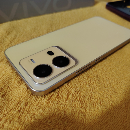 Vivo V25e sotiladi 128/8+8Gb