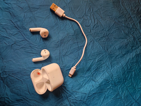 Airpods 5 pro...