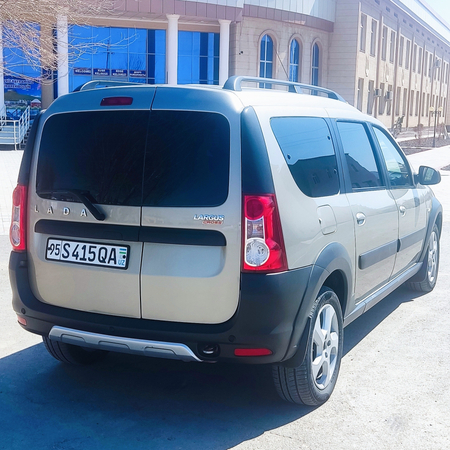 Lada largus cross