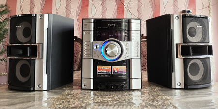 Sony музикалний центр сотилади