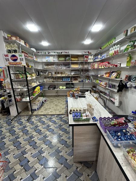 Mini market arendaga beriladi