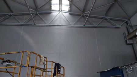 Sanoat bino, fabrika, angar.  Metall konstruktsiya va sendvich panel.