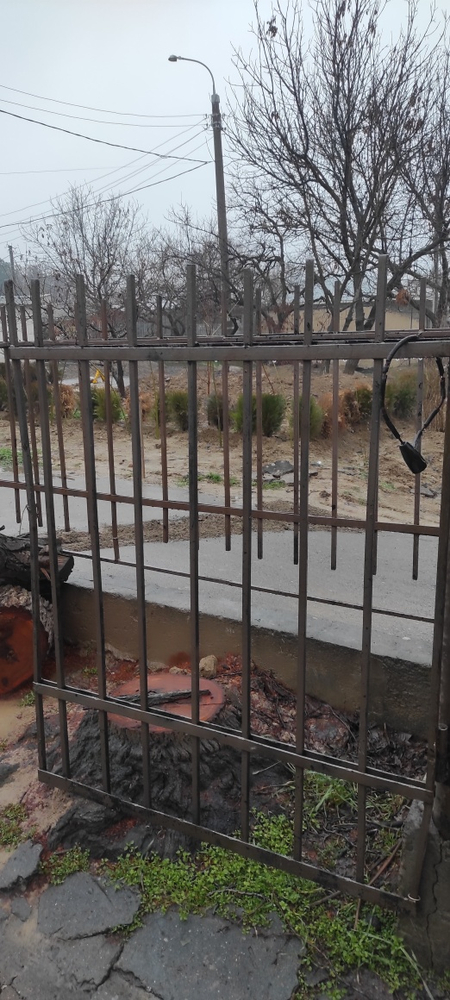 Temir prut 1 sm ga 1 sm lik boyi 1 m va 1,5 lik reshetka sotiladi.