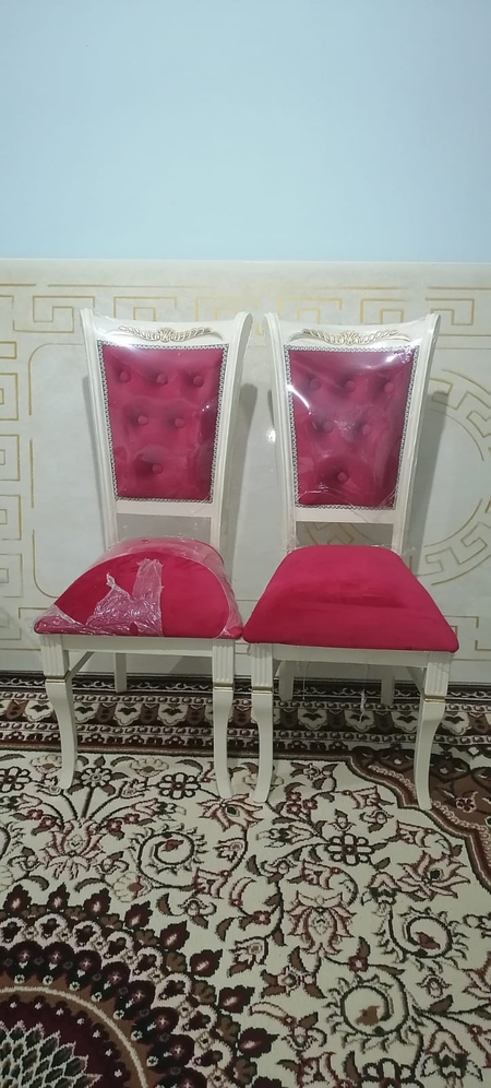 Faqat stul sotiladi