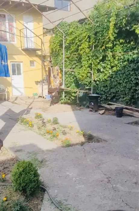 БУМ ижара 2 хонали, 2,5 сотих Талабаларга 5 киши, ТЕЗЛАШАмиз id sh 821