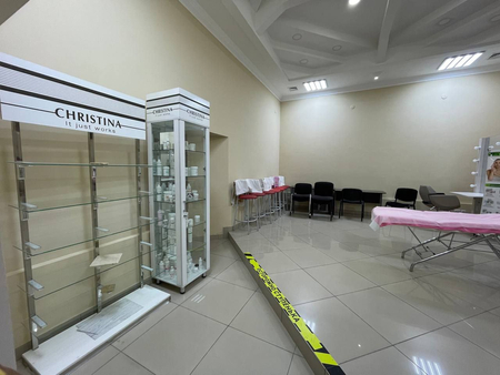 Продажа готового бизнеса с помещением в центре  за 900 за кв.м